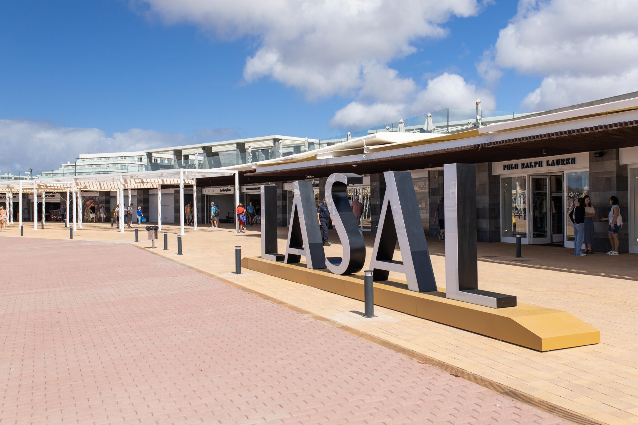 What shops are in Playa Blanca, Lanzarote?